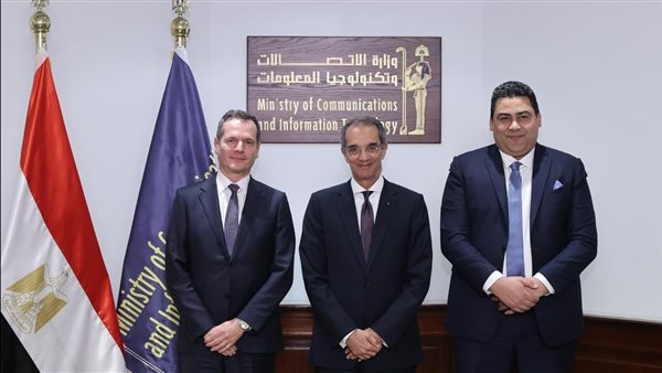 توقيع اتفاقية بين «المصرية للاتصالات و«جريد تيليكوم لإنشاء كابل بحرى